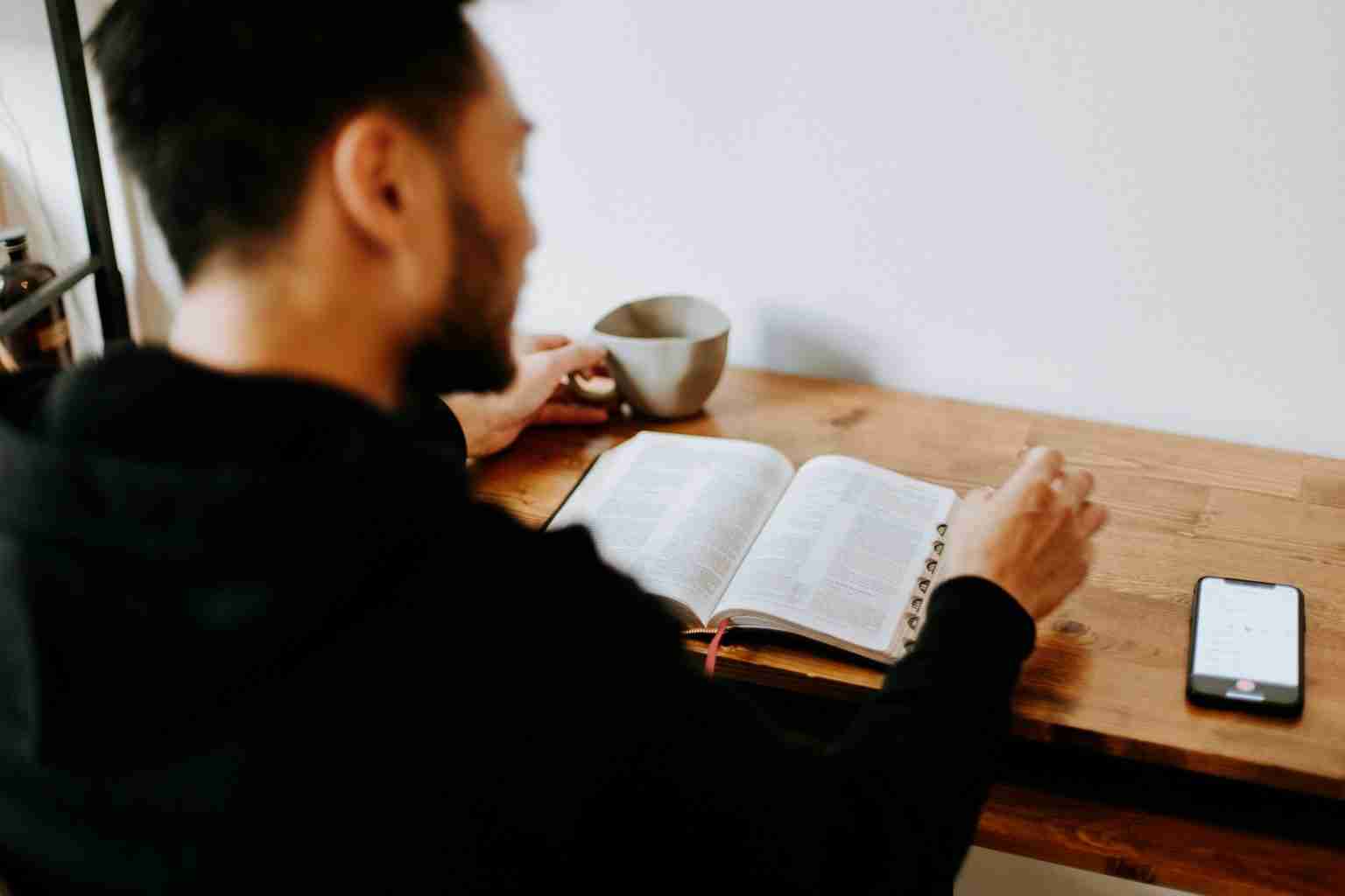30 Best Pray for Church Leaders Bible Verses