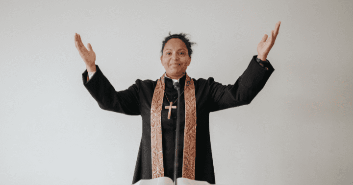 La primera mujer predicadora de la Biblia RVR - ¿Quién fue?